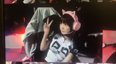 【胸部鑬定專家入】Deer Chan 個衰妹對波真係愈嚟愈大！！！ - 創意台 - 香港高登討論區