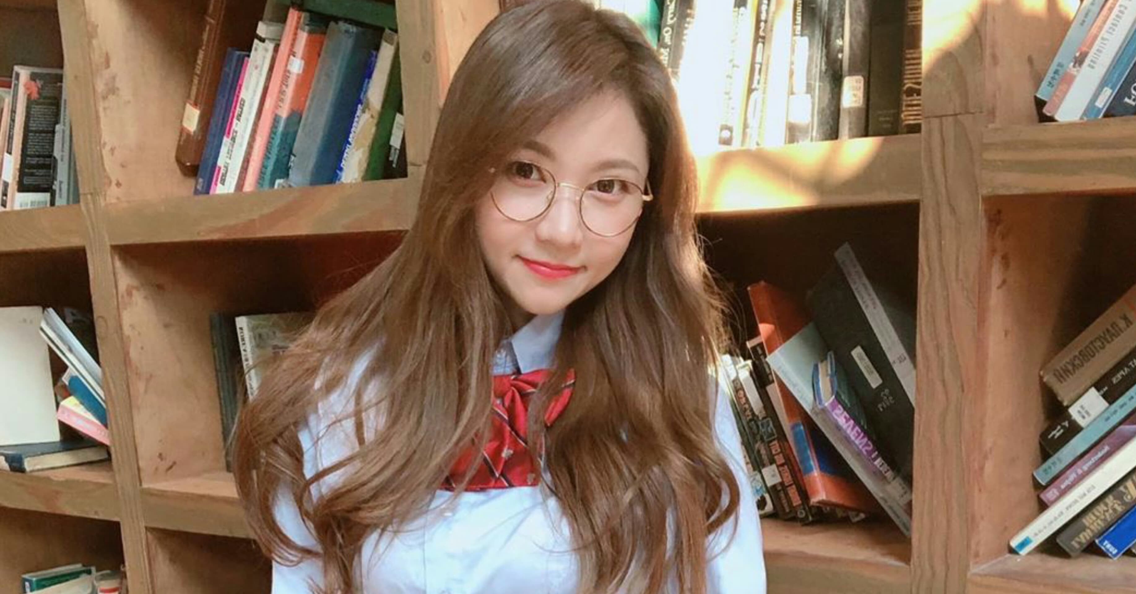 Lilian Kan校服look為DSE考生打氣，網民：「正過AV」 | 小眼睛看大娛樂 | 大娛樂家 - FanPiece