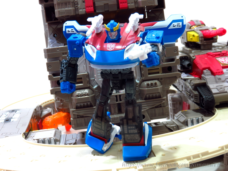 [達人專欄] 變形金剛《Generations Selects》WFC-GS06/09 Smokescreen 煙幕 & Hot Shot 熱 ...